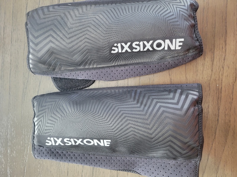 2022 661 Comp AM Shin Guards Large - NEW For Sale