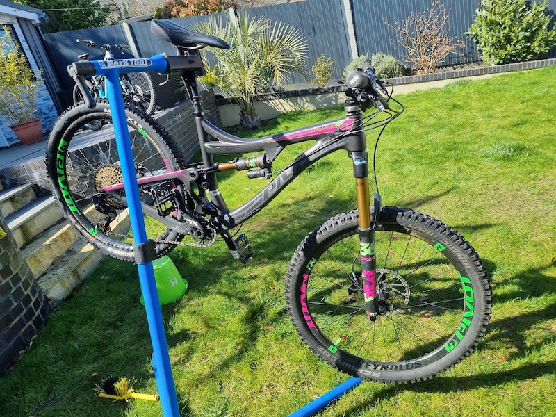 Pivot mach 6 factory carbon s/m For Sale