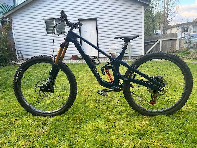 2022 Devinci Spartan CF HP - Custom Build (open to trade) For Sale