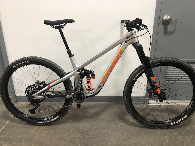 2022 Pivot Firebird medium XTR coil For Sale