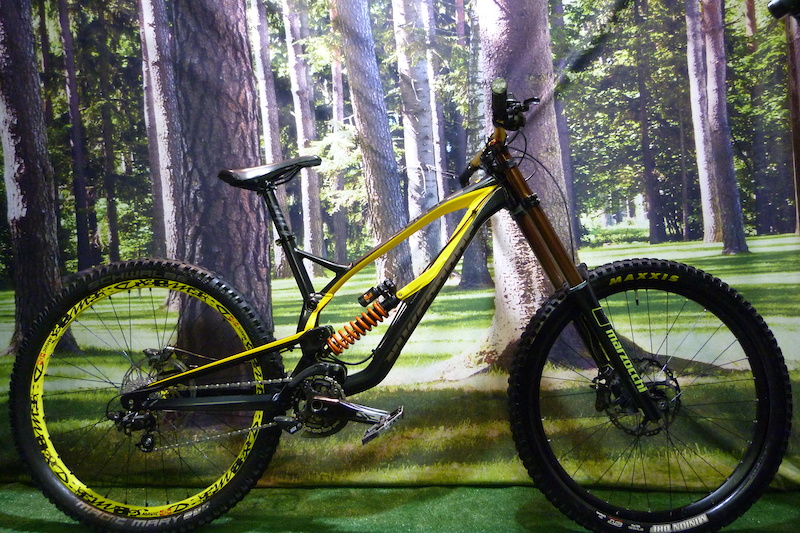 2017 Nukeproof Pulse Team Downhill 17″ Medium 27.5 For Sale