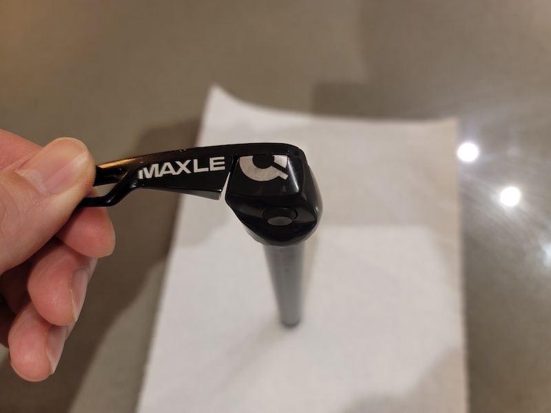 2021 ROCKSHOX MAXLE ULTIMATE FRONT AXLE 15X110MM For Sale