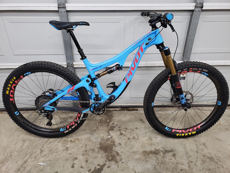 PIVOT SWITCHBLADE FULL XTR FULL CARBON-MEDIUM For Sale