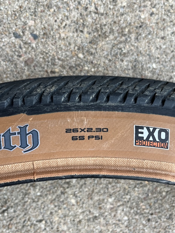 26" maxxis dth tan wall folding dirt jumper tires For Sale