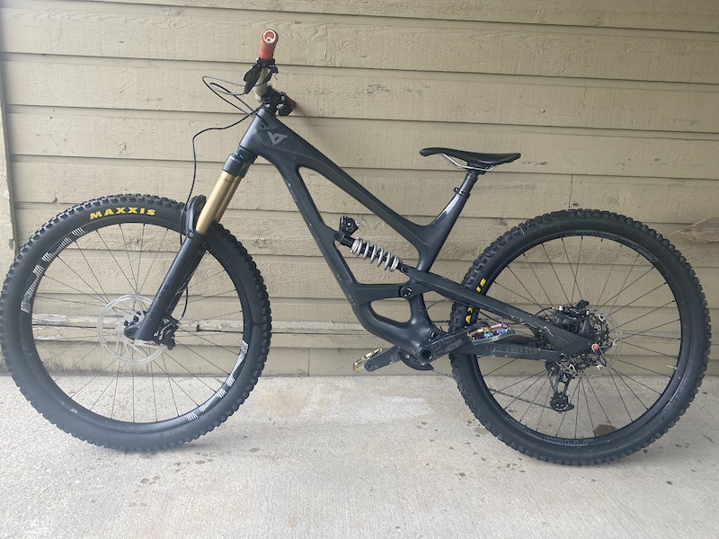 2019 YT Capra carbon pro For Sale