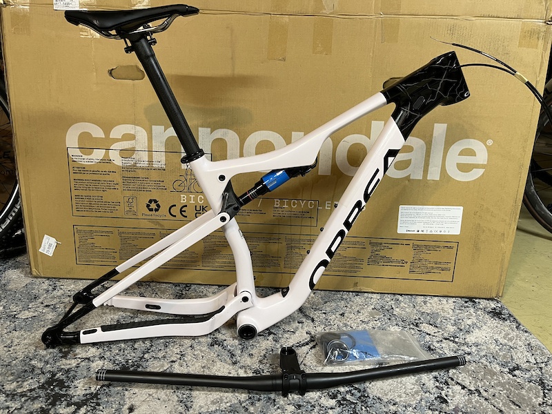 2022 Orbea Oiz M-LTD OMX carbon frame and extras For Sale
