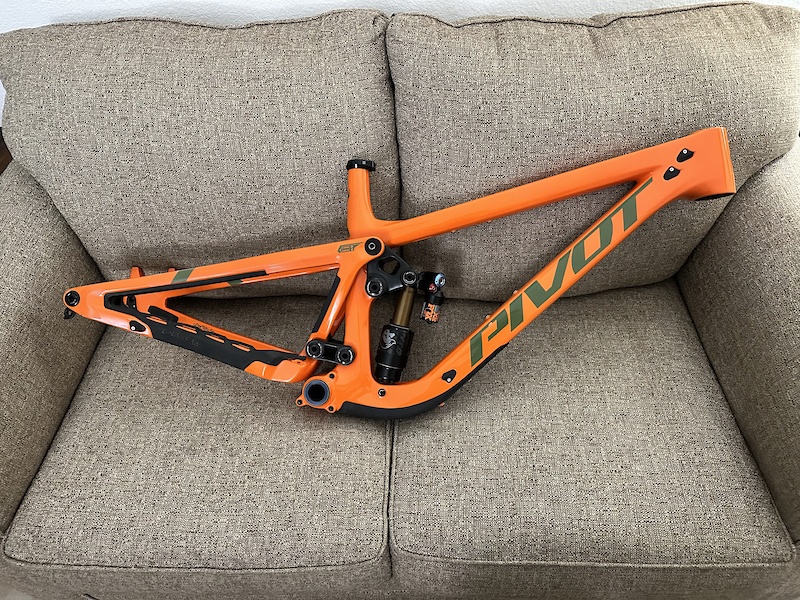 2023 Pivot Firebird frame Medium (Custom factory color) For Sale