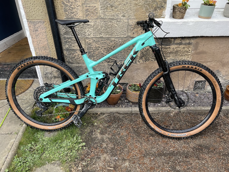 2022 Trek slash 8 Miami green size large For Sale