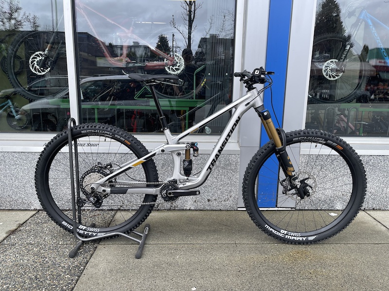 2022 Transition Spire - Alloy - XT - Medium *Factory SALE* For Sale