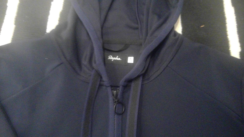 2022 Rapha Men's Transfer Jacket Navy Blue, Size Medium For Sale