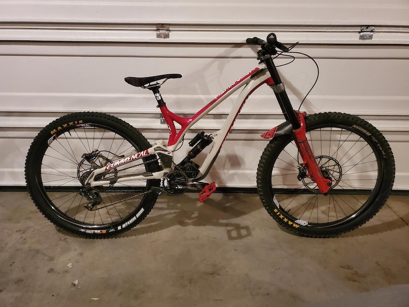 2020 Commencal DH Supreme 27.7 size small For Sale