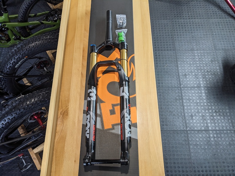 2020 Fox 34 Stepcast Factory For Sale