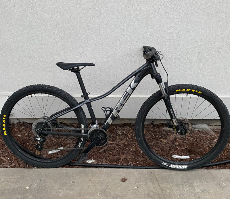 2021 TREK MARLIN 5 size small For Sale