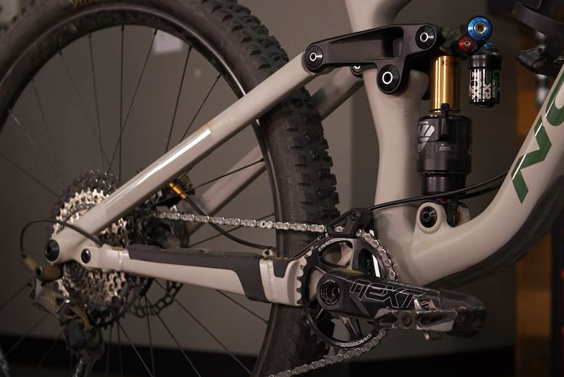 2022 Shimano XT group set, Race Face Next R carbon cranks For Sale