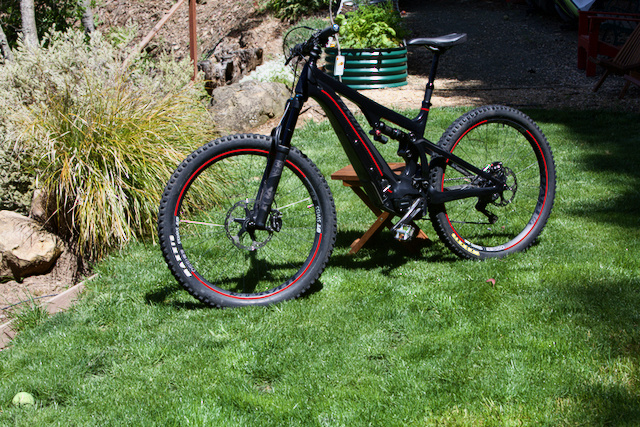 2019 Pivot Shuttle Medium eMTB high end carbon bike For Sale