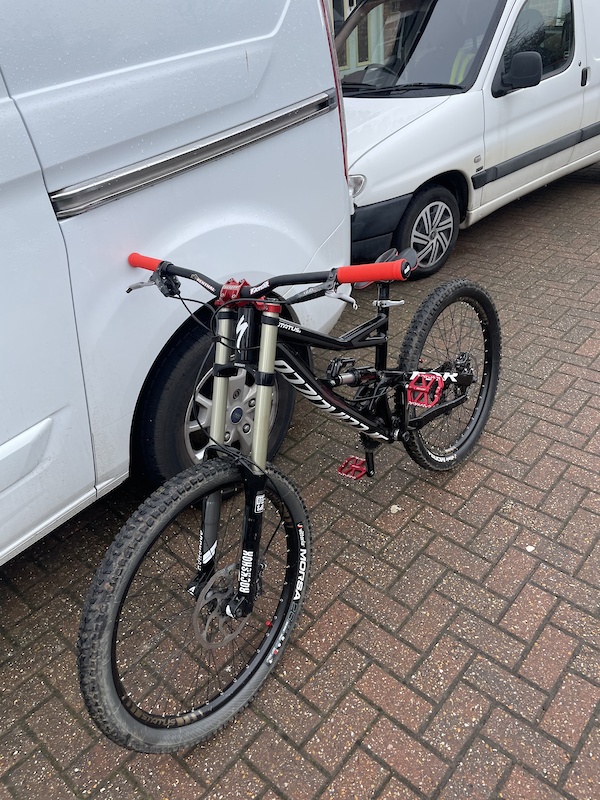 Specialized status 2 downhill For Sale