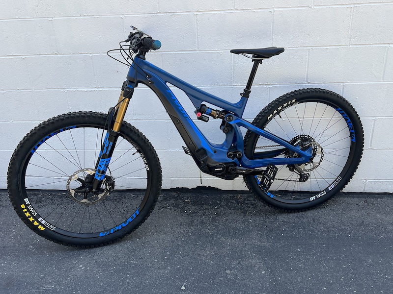 2019 Pivot Shuttle 29 Team XTR For Sale
