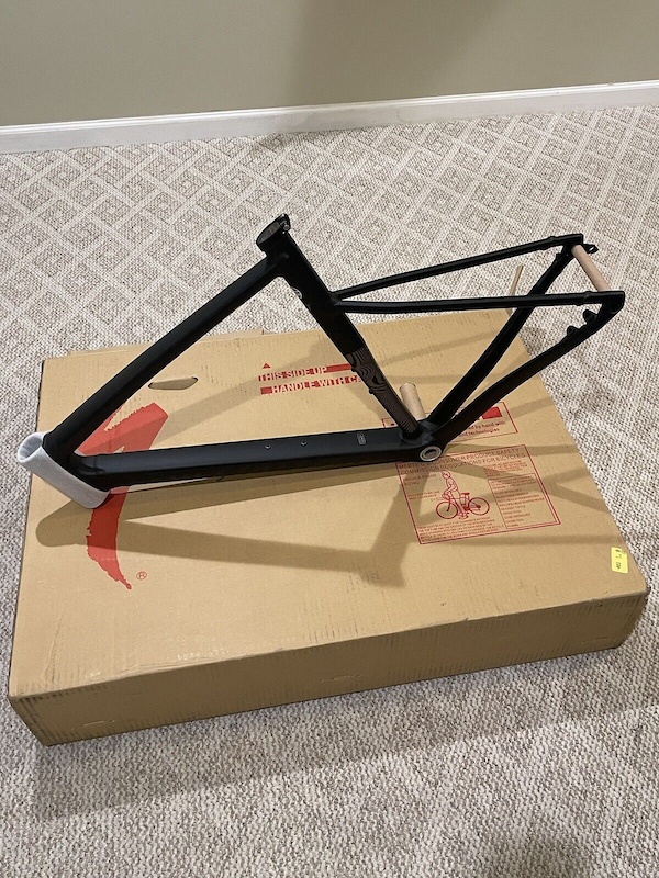 2022 specialized road bike 56cm frame Allez For Sale