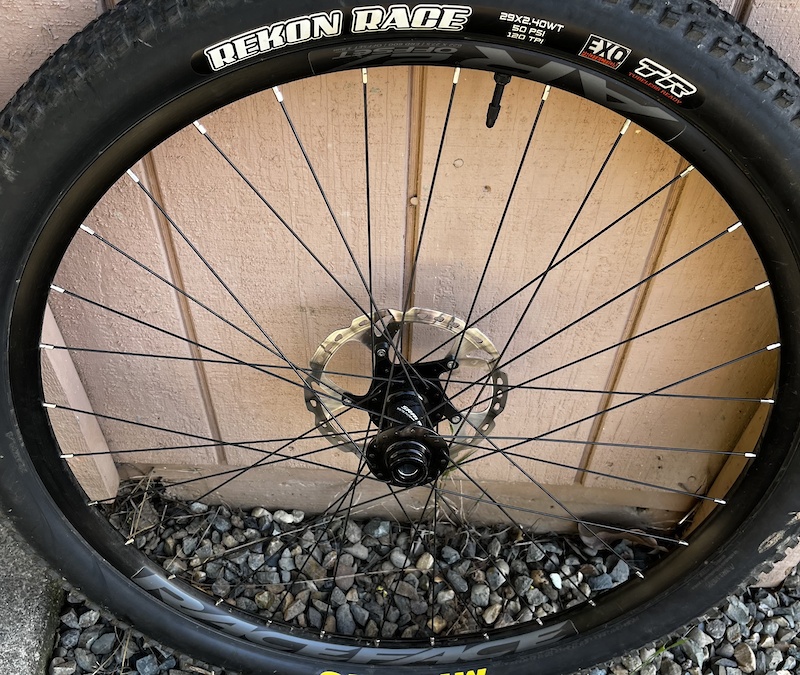 2022 SRAM 746/716 Hubs with Race Face AR27 Rims For Sale