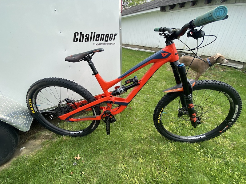 2019 YT Capra AL Comp 27.5 M Upgraded Wheels and more For Sale