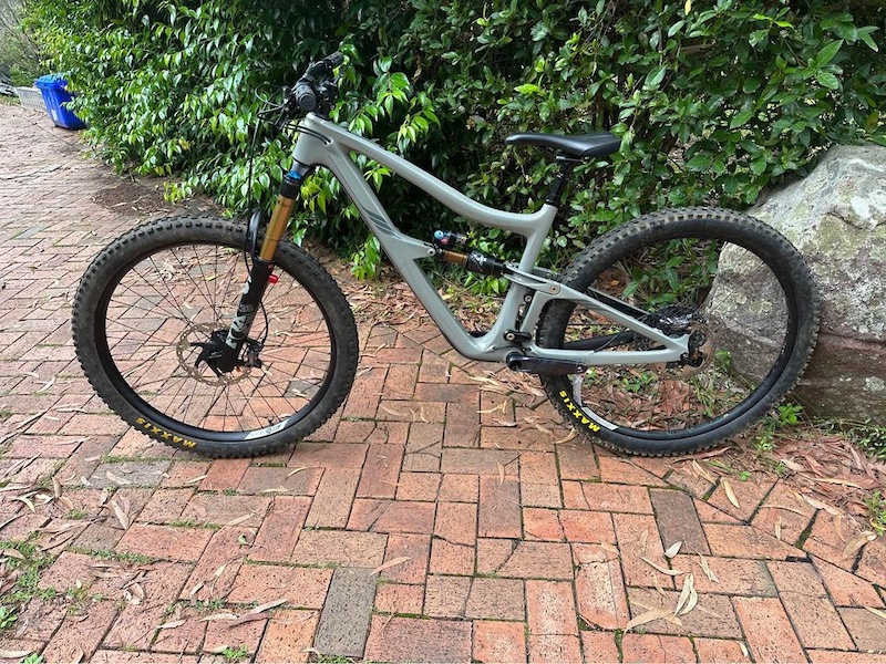 Ibis Ripmo Carbon V2 Size Large For Sale