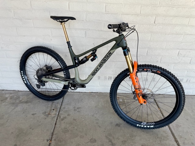 2022 Rocky Mountain Altitude C70 Pro - Large Carbon For Sale