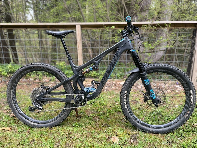 2019 Pivot Mach 5.5, Medium For Sale