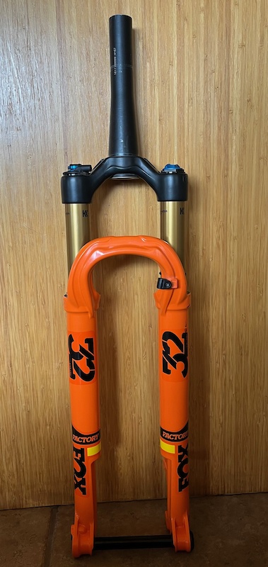 2020 Fox 32 Stepcast Factory with remote lockout For Sale