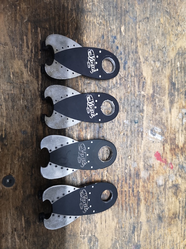 Spot/redline chain tugs For Sale