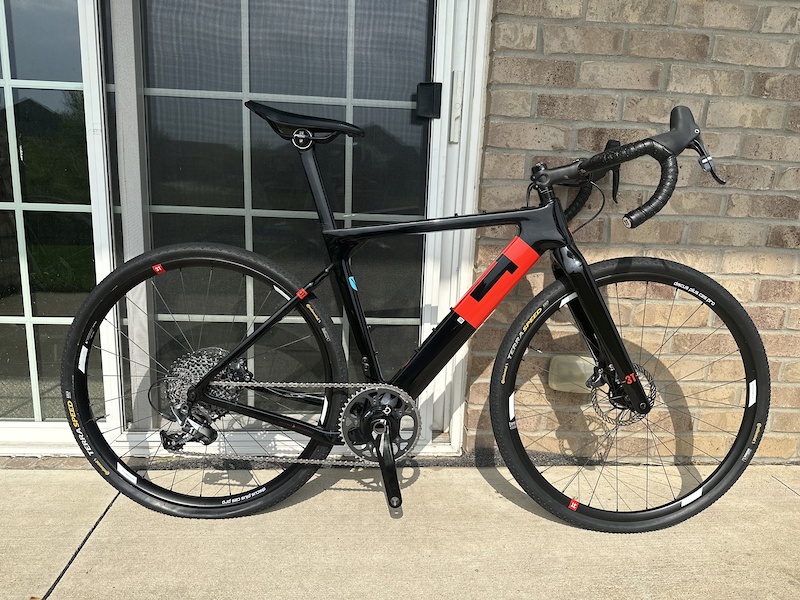 2020 Sale! 3T Exploro Black and Red with Power Meter For Sale