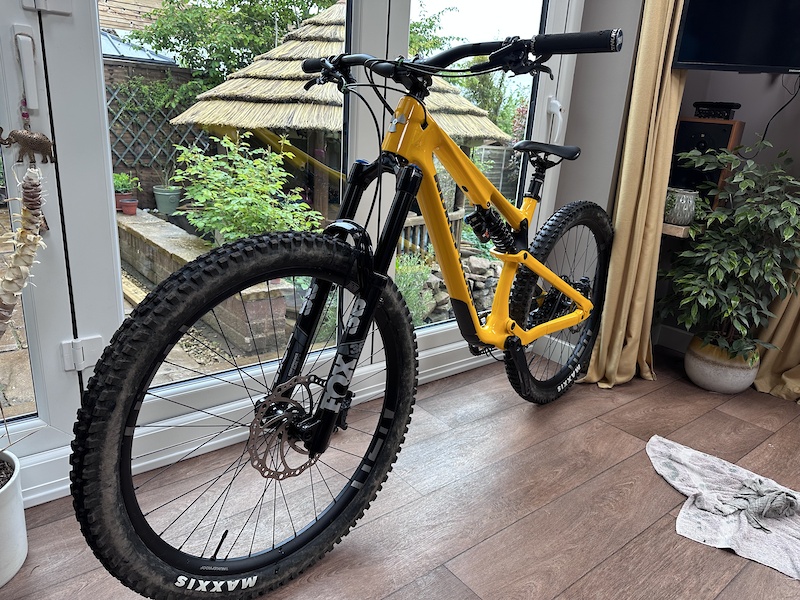 2022 Nukeproof Reactor 275 Elite with DHX2 (medium) For Sale