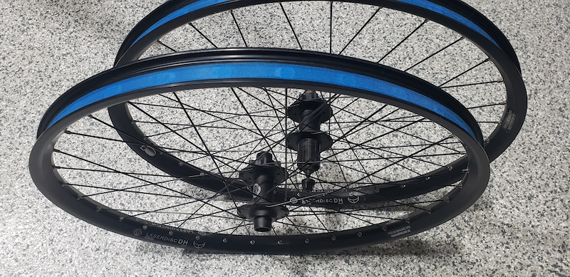WTB hubs on Lazer disc DH rims For Sale