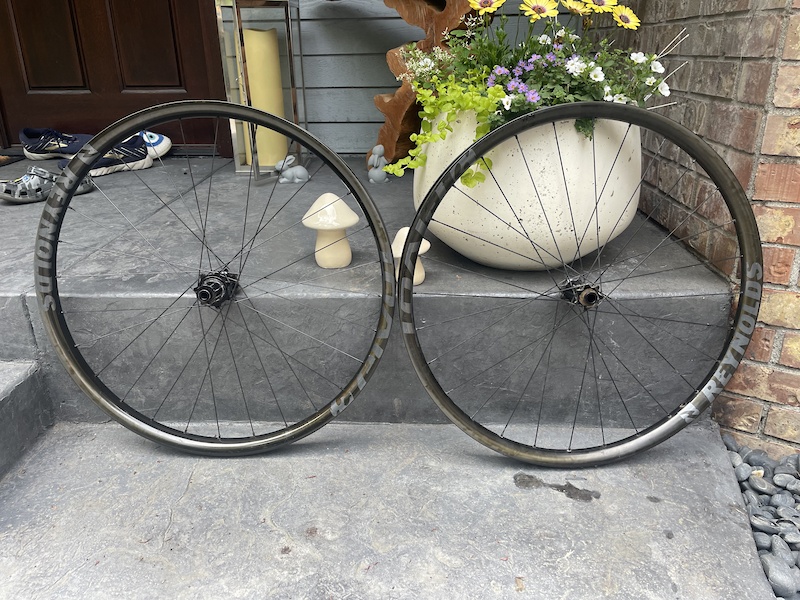2019 Reynolds Black Label Wheels i9 torch hubs For Sale