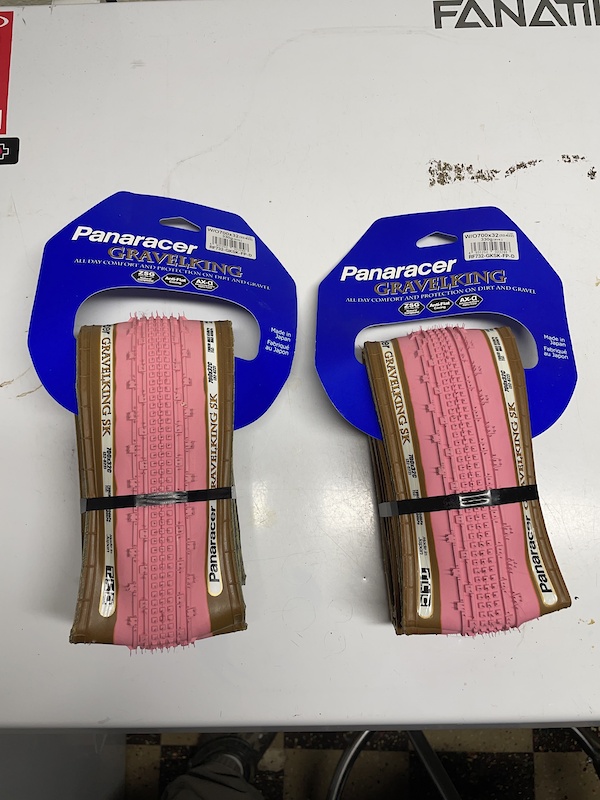 Panaracer Gravelking SK 700x32 Special Edition Pink For Sale