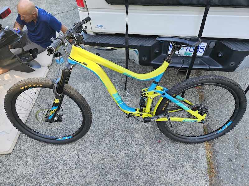 2016 XL Giant Reign 2 For Sale
