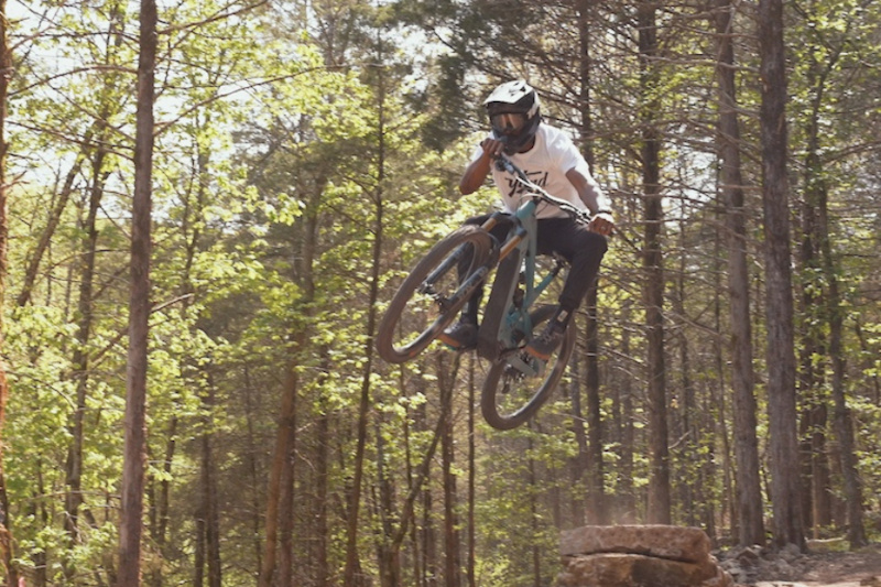 Video: A Lap Down USA’s Newest Freeride Line at Howler Bike Park - Pinkbike