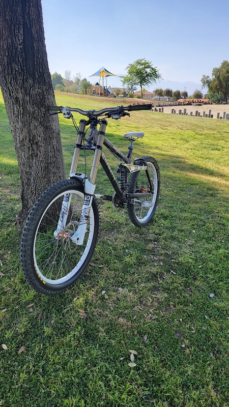 2013 Downhill Mountain Bike Ellsworth Rogue For Sale