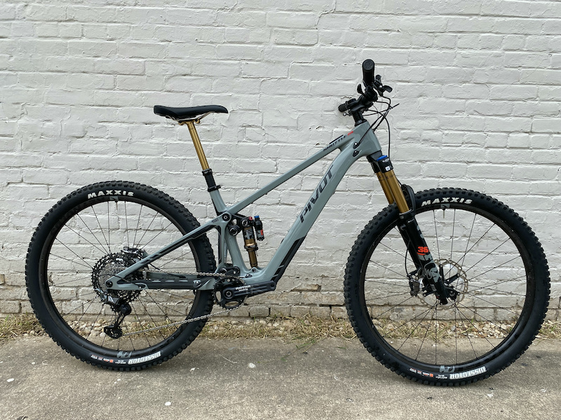 2023 Pivot Shuttle SL - Team XTR - MD For Sale