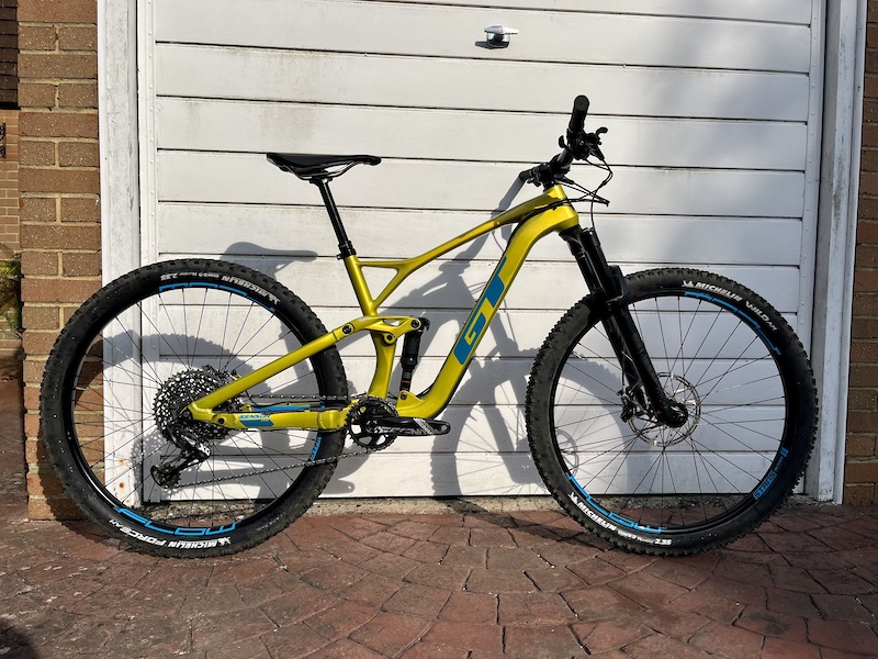 2019 GT Sensor Carbon Pro. Medium. Includes spares. For Sale
