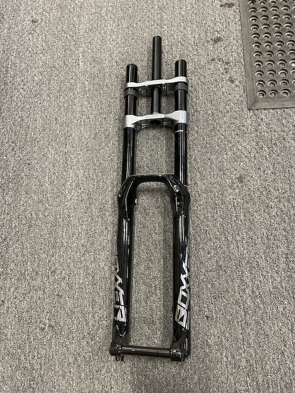 2022 NEW ! Rock Shox Boxxer Ultimate 29" DH Fork 200mm For Sale