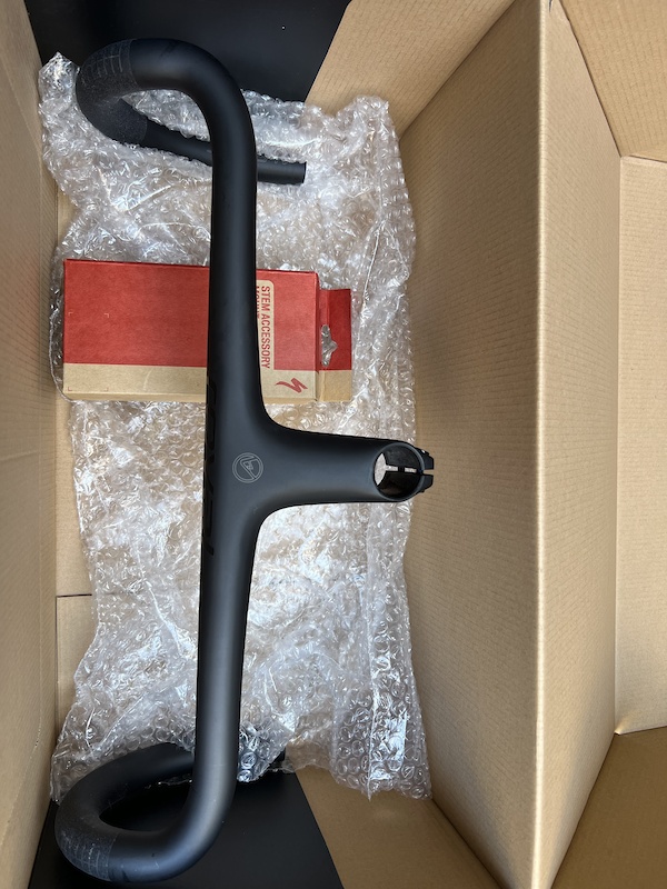 Roval Alpinist Integrated Bars and Computer Mount For Sale