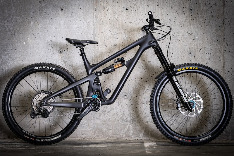 2021 Custom built Yeti SB165 in mind condition - size Large For Sale