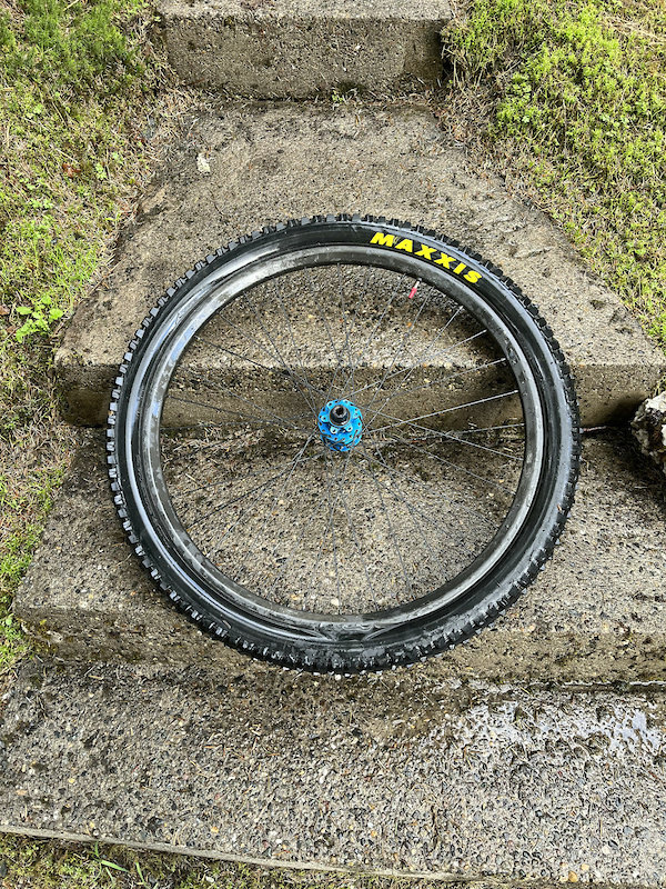 Carbon 26 inch rear wheel and tire For Sale