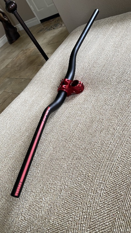 2022 Chromag HiFi 35 50mm stem & Spank 40 rise 800 Bars For Sale