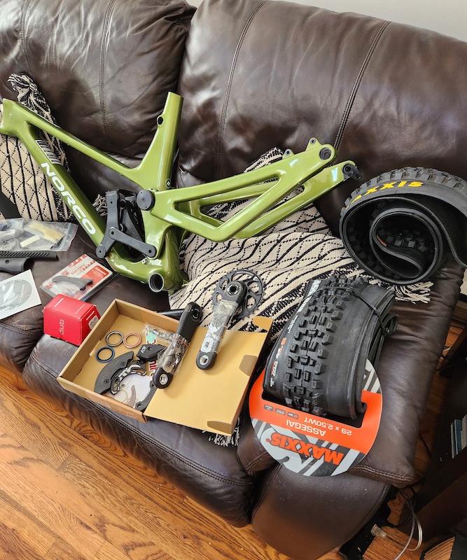 2022 New! Norco Aurum 29" Carbon DH Frame Team Color L/XL For Sale