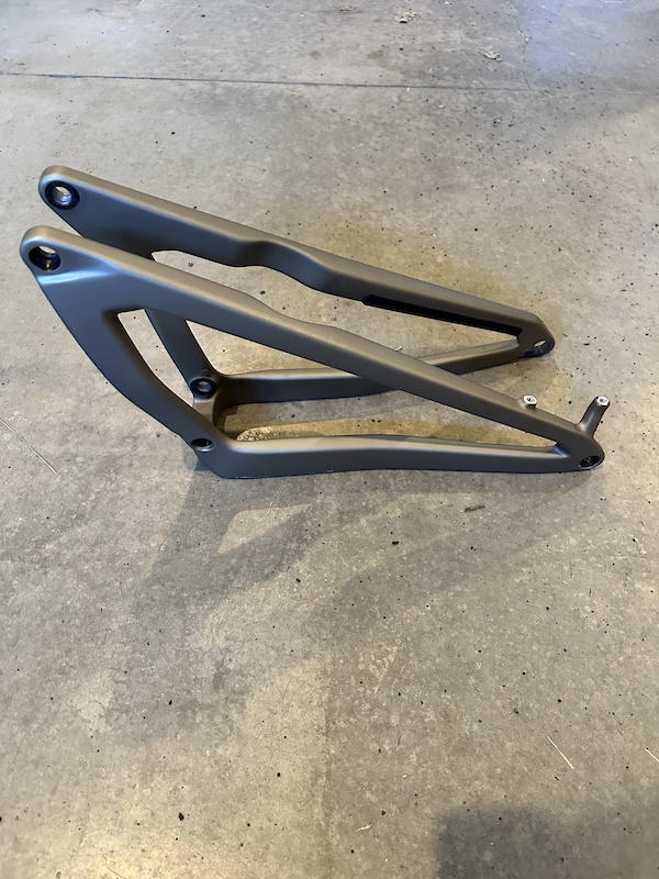 2023 Santa Cruz Mega Tower rear triangle (new with defect) For Sale