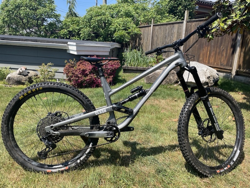 2021 Commencal Clash Race (Large) (Price Drop) For Sale