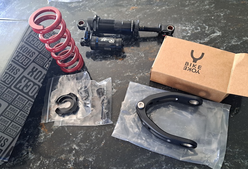 Rock shox super deluxe coil with #550 spring For Sale