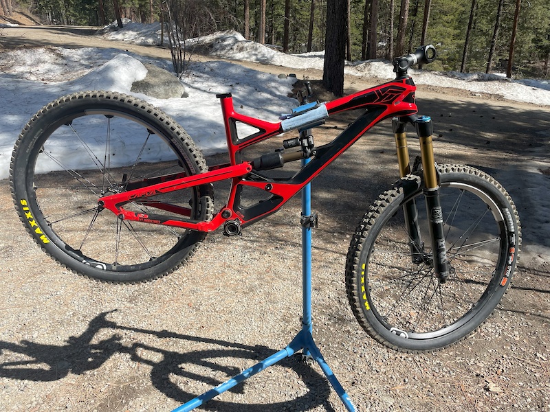 2016 YT Capra CF Pro rolling chassis For Sale