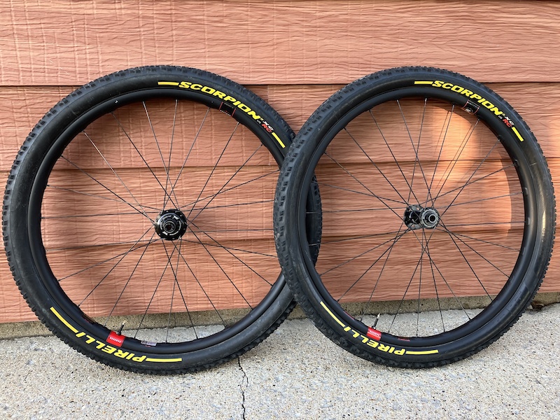 2022 Santa Cruz Reserve 28 XC Carbon Wheelset 29 Boost For Sale